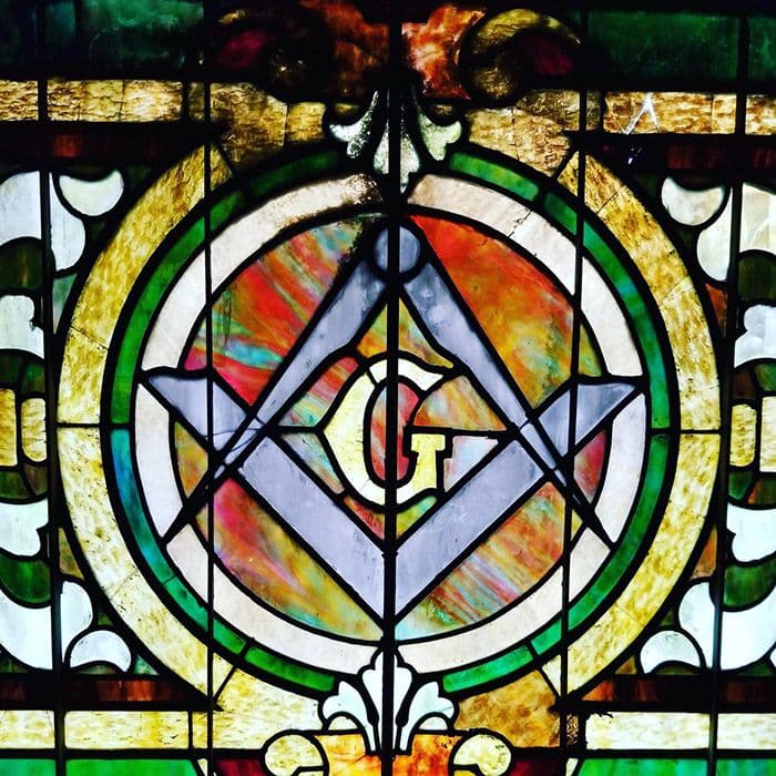 A maçonaria em Vitrais - Maçonaria e Maçon(s)